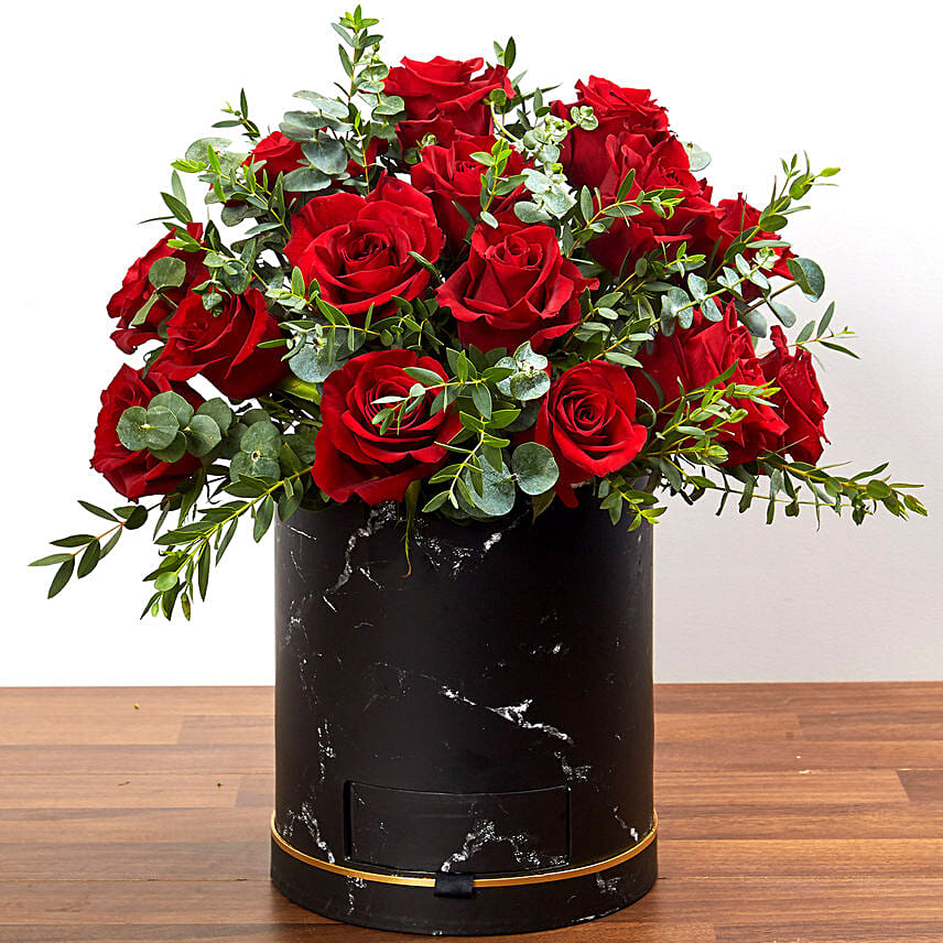 Online 30 Red Roses Box Arrangement Gift Delivery in Singapore - Ferns ...