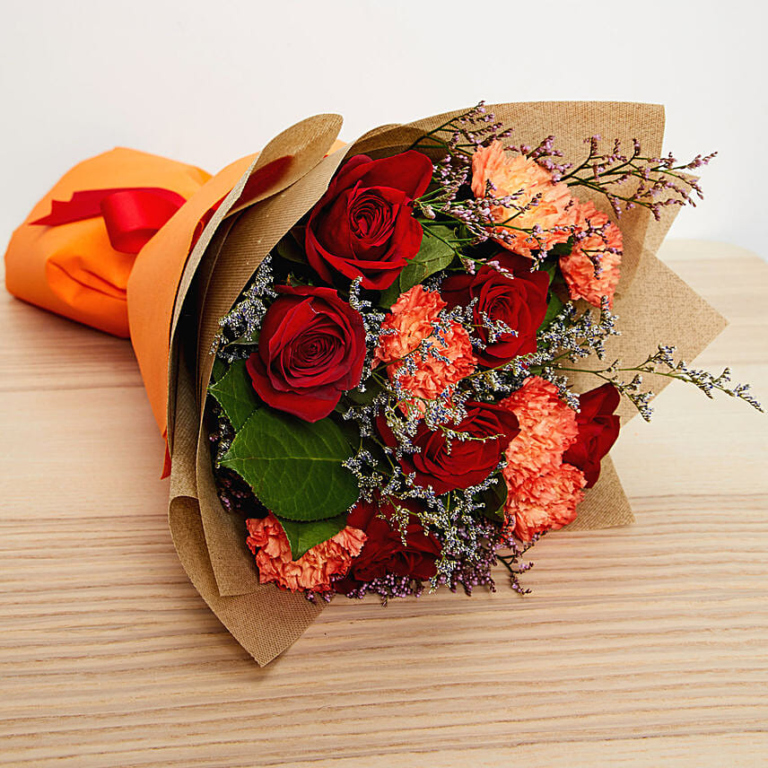 Online Graceful Roses & Carnations Bouquet Gift Delivery in Singapore - FNP