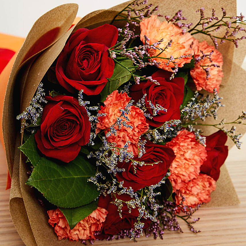 Online Graceful Roses & Carnations Bouquet Gift Delivery in Singapore - FNP