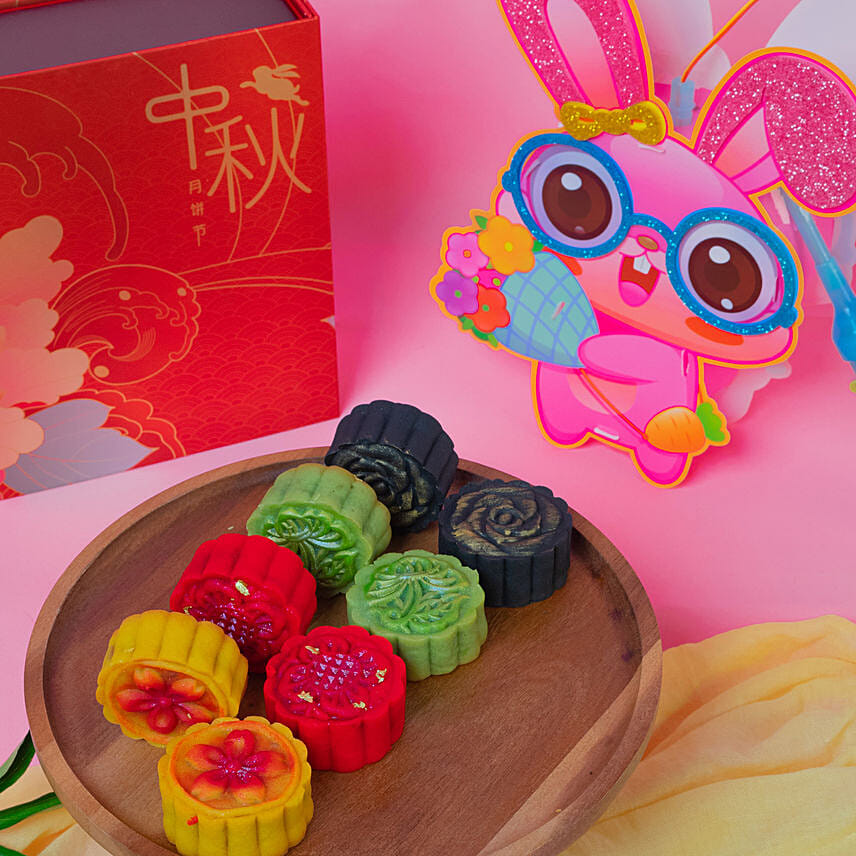 Online Assorted Mooncakes N Toy Lantern Gift Delivery in Singapore - FNP