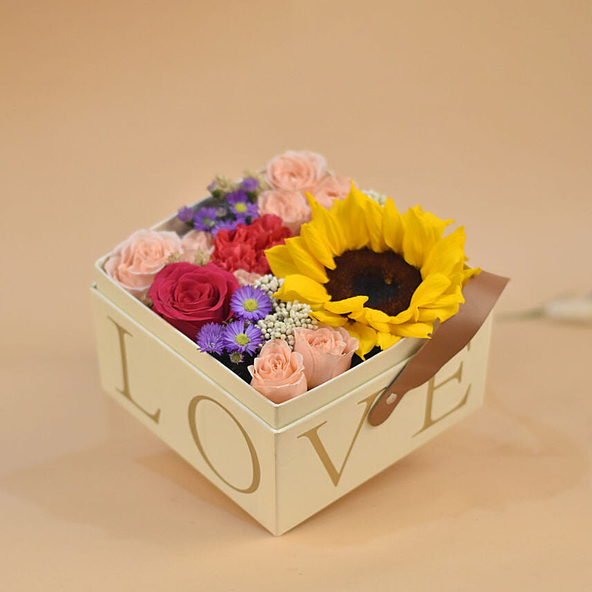 Online Delightful Flowers Love Box Gift Delivery in Singapore - FNP