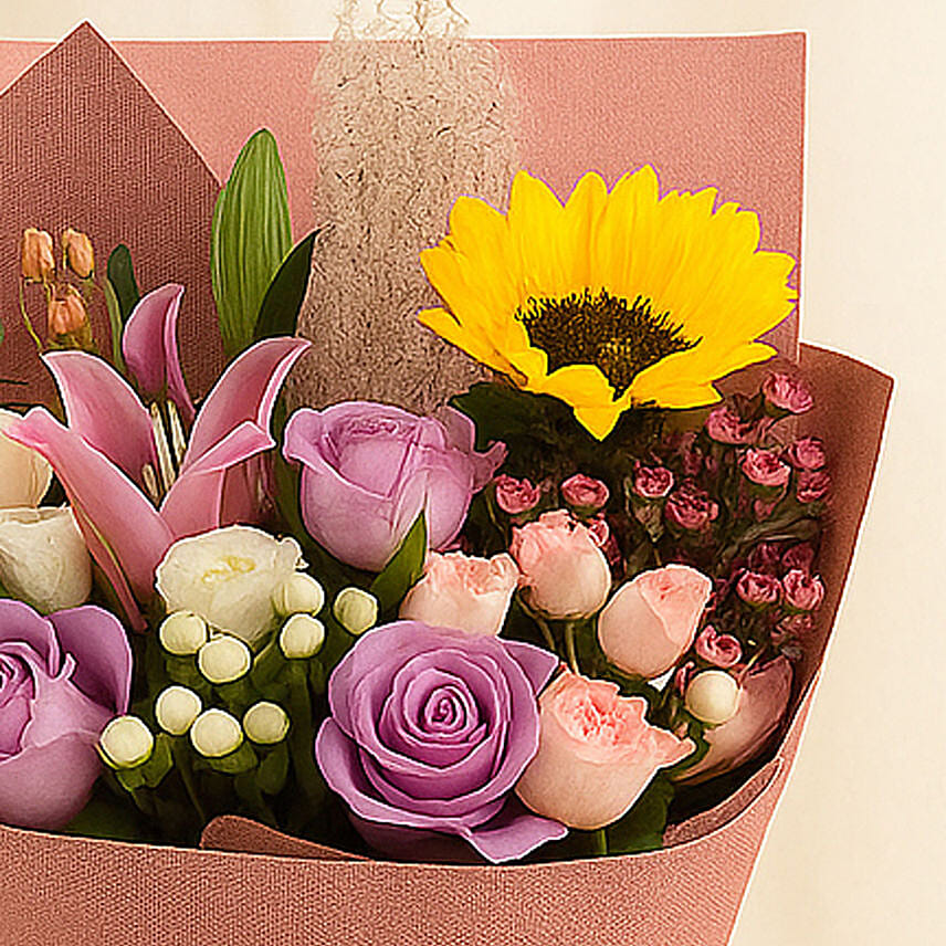 Online Dreamy Mixed Flowers Bouquet Gift Delivery in Singapore - FNP