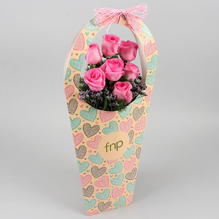 Online Pink Roses In FNP Heart Sleeve Gift Delivery in Singapore - FNP