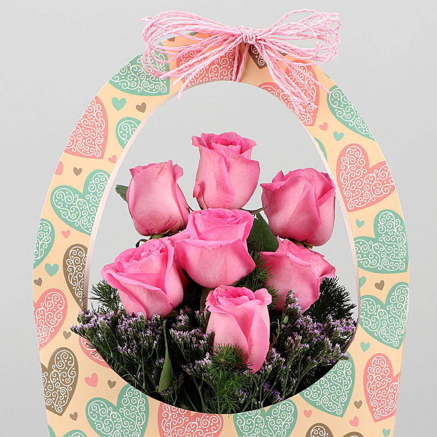 Online Pink Roses In FNP Heart Sleeve Gift Delivery in Singapore - FNP