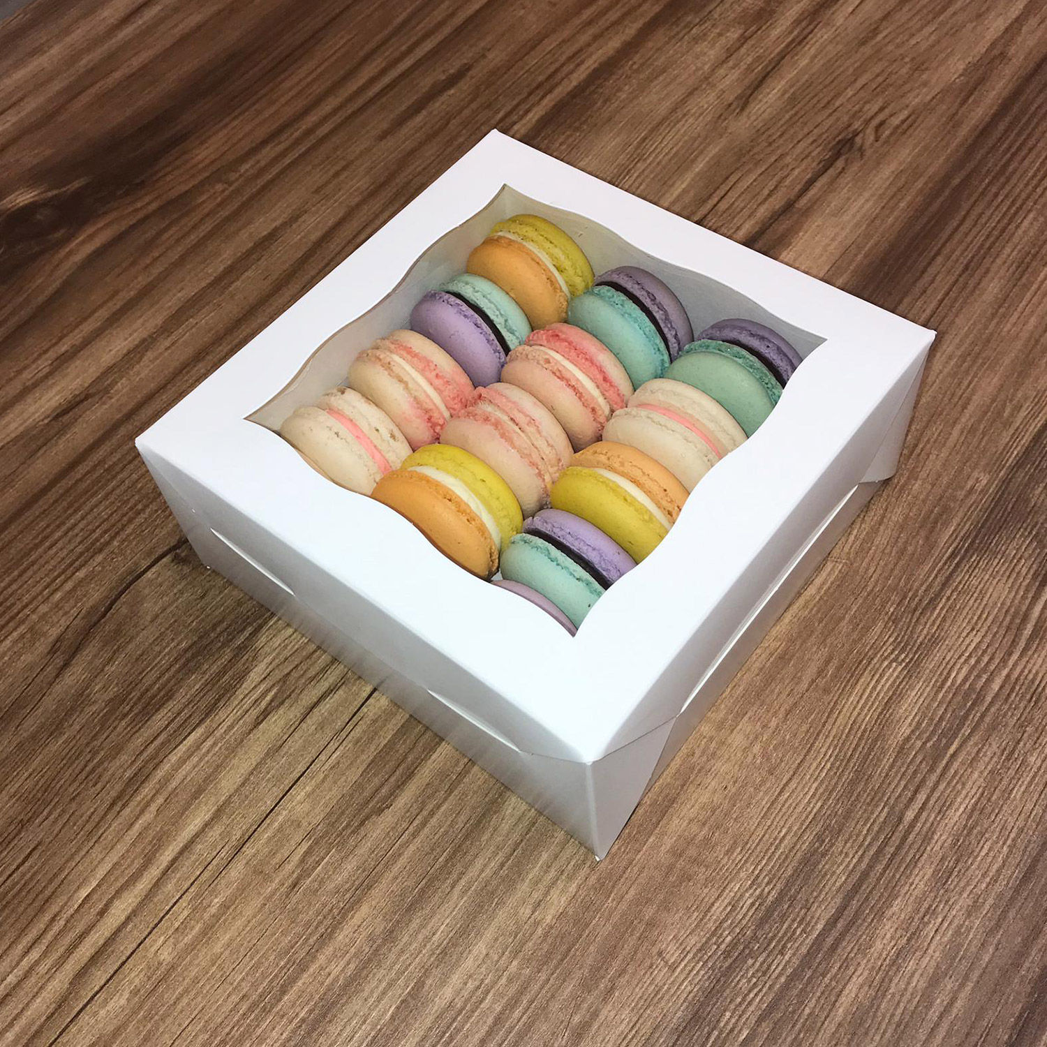 Online Box Of Macarons- 5 Pcs Gift Delivery in Singapore - FNP