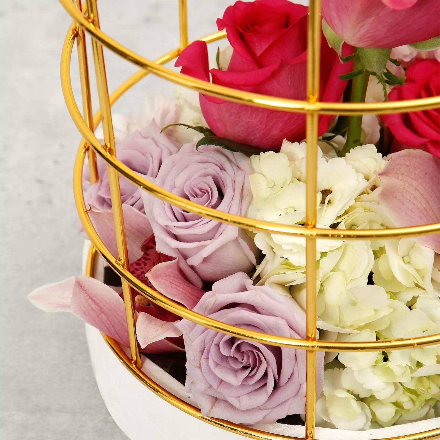 Online Elegant Mixed Roses Cage Arrangement Gift Delivery in Singapore ...