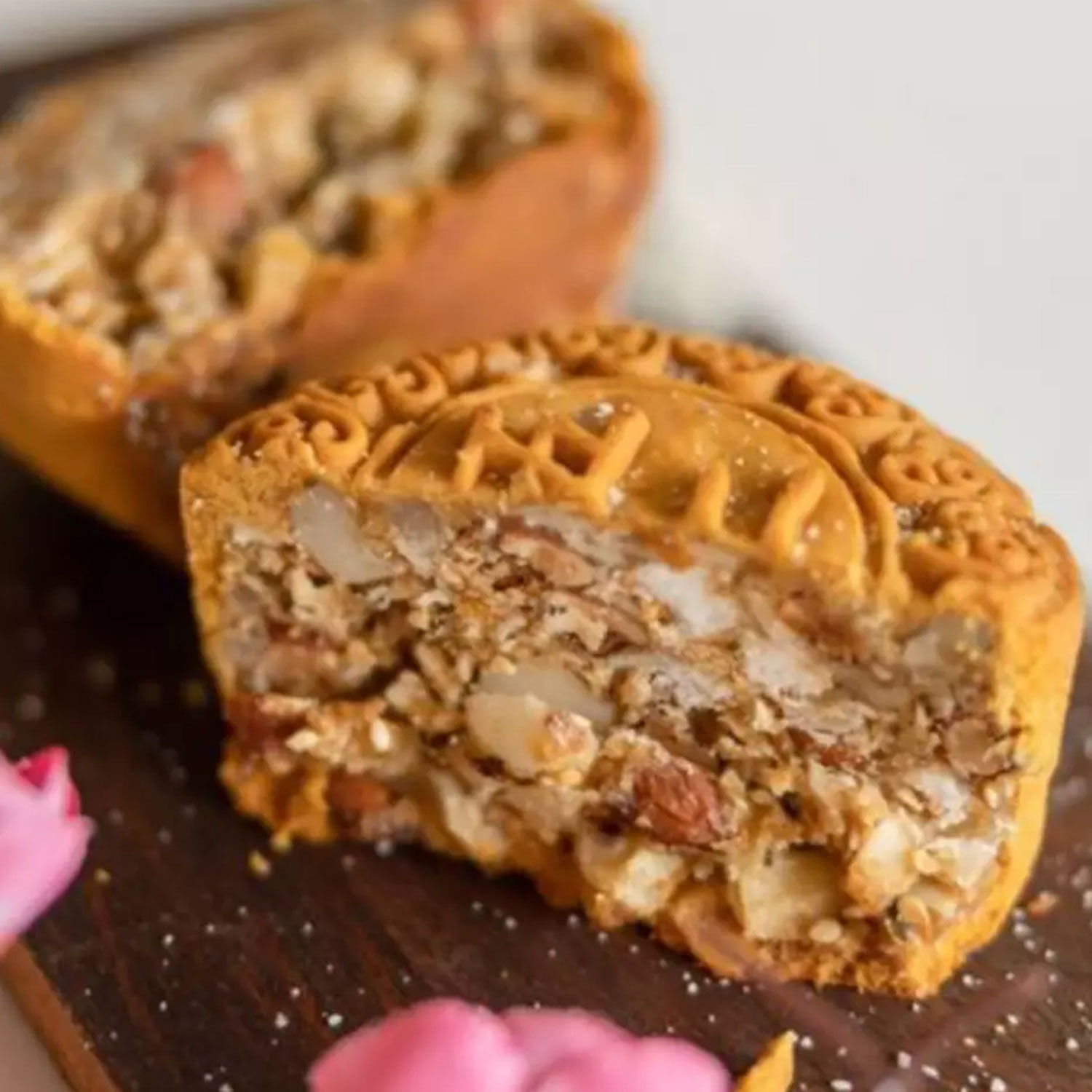 Online White Lotus and Mixed Nuts Moon Cake Gift Delivery in Singapore ...