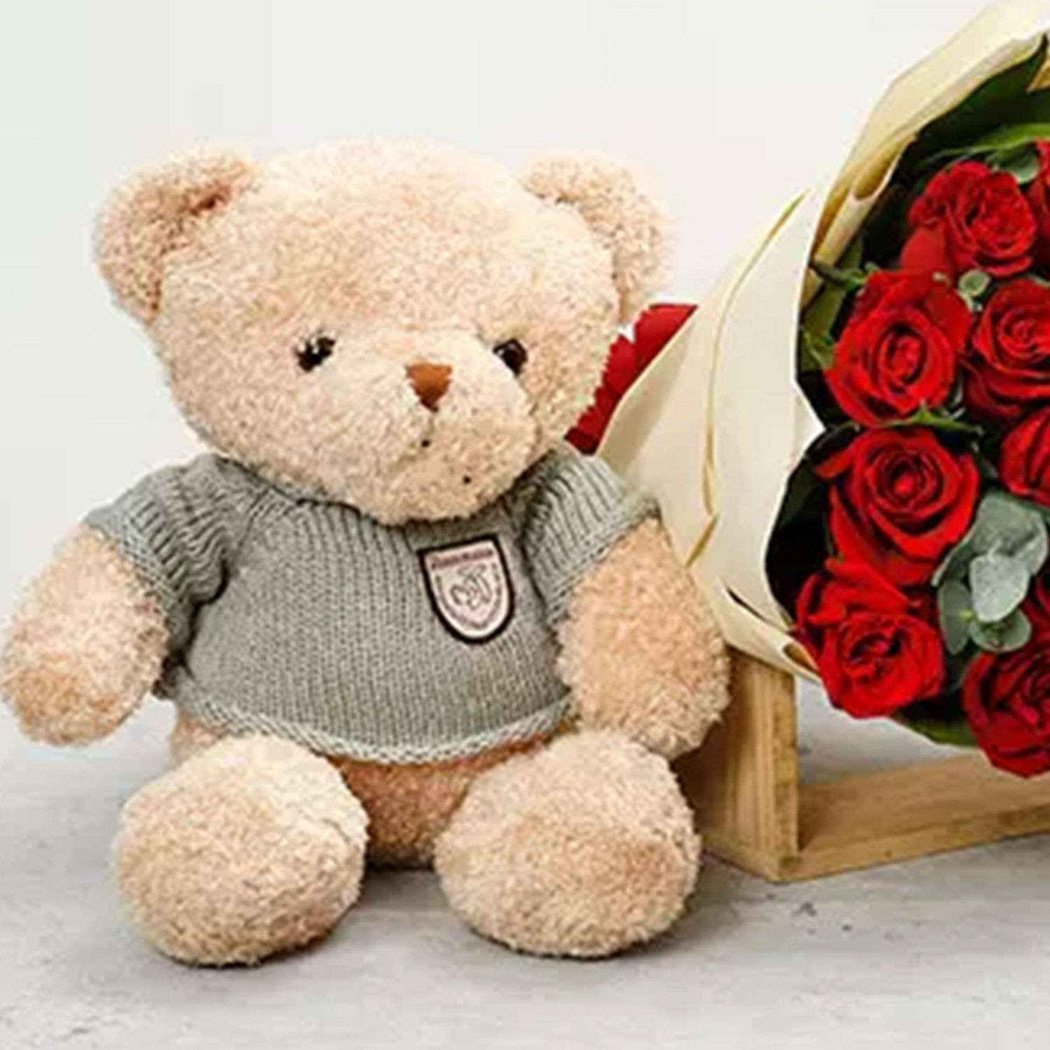 Online Adorable Brown Teddy Bear and Red Roses Bouquet Gift Delivery in ...