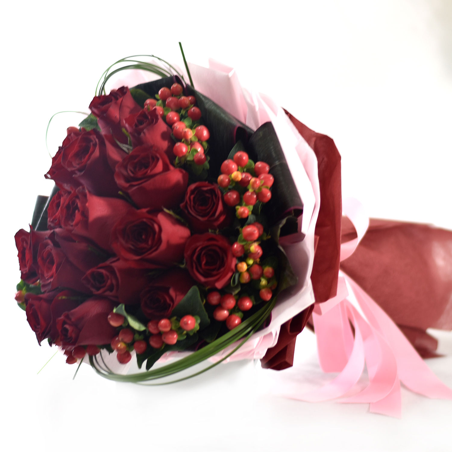Online Love Blooming In Roses Bouquet Gift Delivery in Singapore - FNP