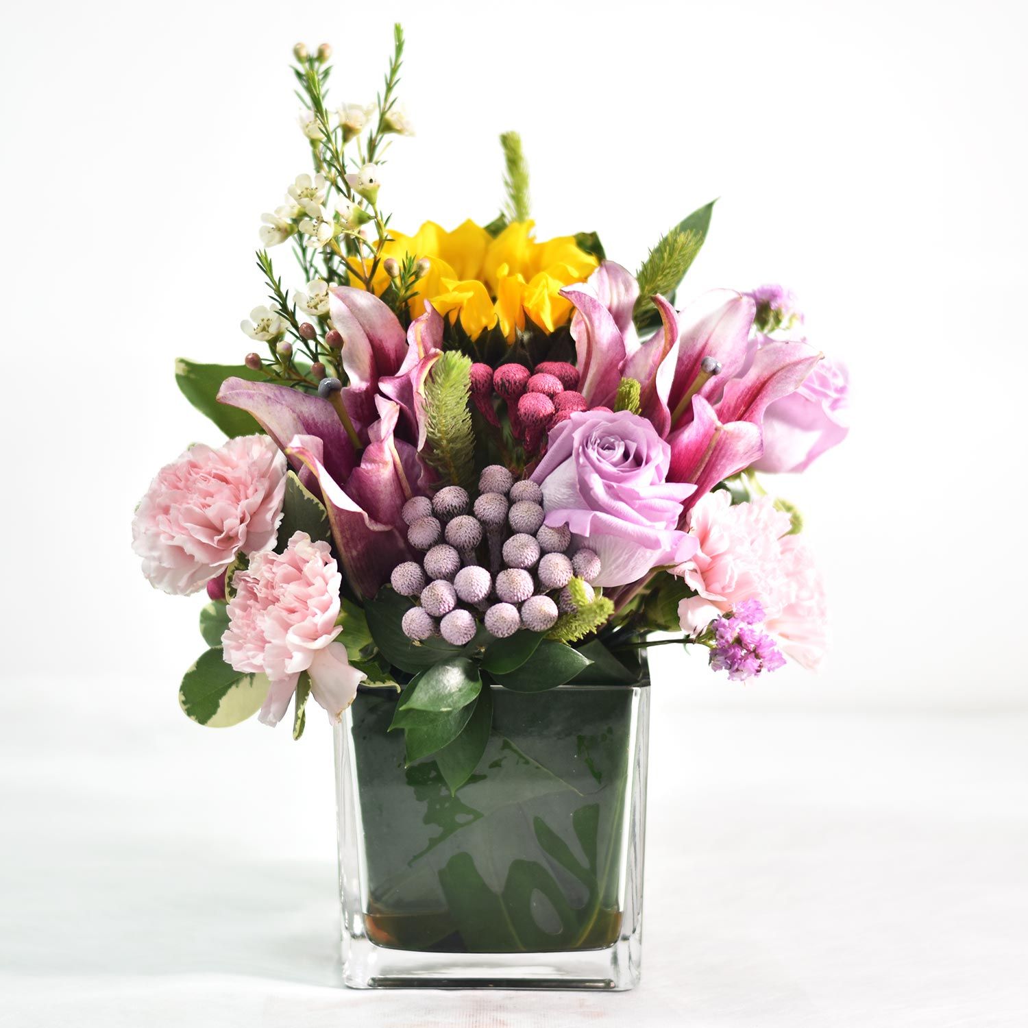 Online Beautiful Mixed Flowers In Glass Vase Gift Delivery in Singapore ...