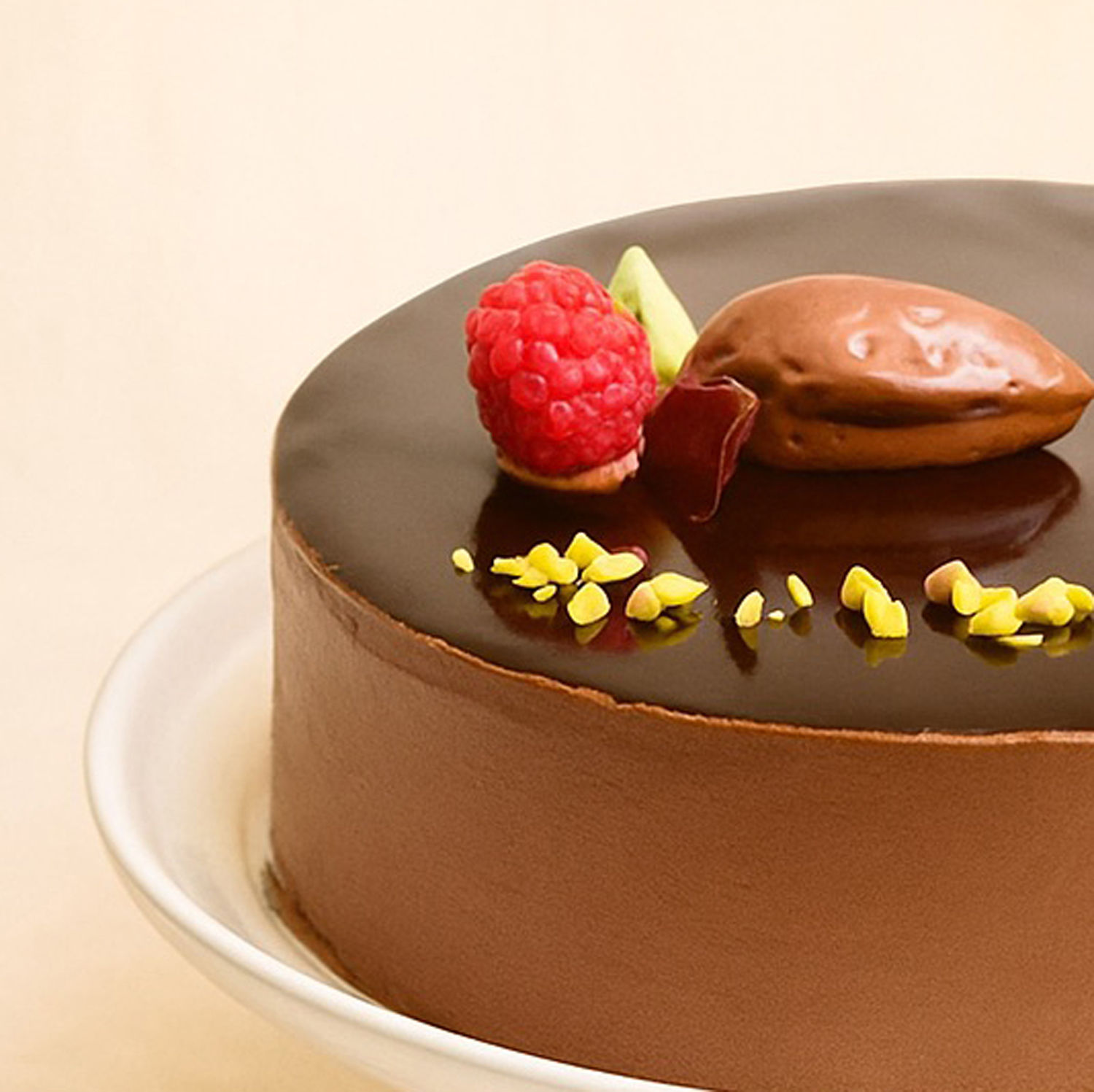 Online Richy Chocolate Cake Gift Delivery in Singapore - FNP