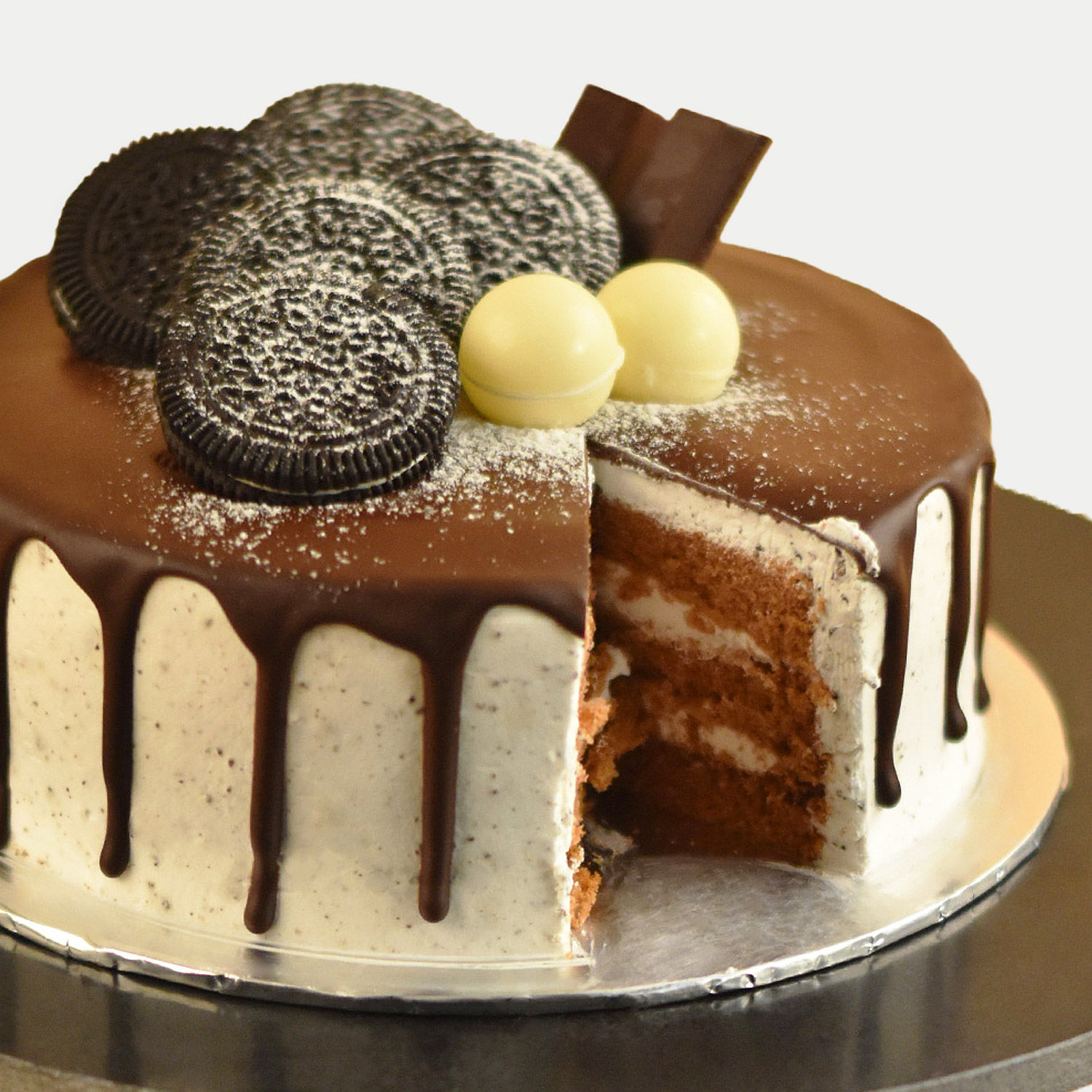 Online Yummy Kit Kat & Oreo Dripping Cake Gift Delivery in Singapore - FNP