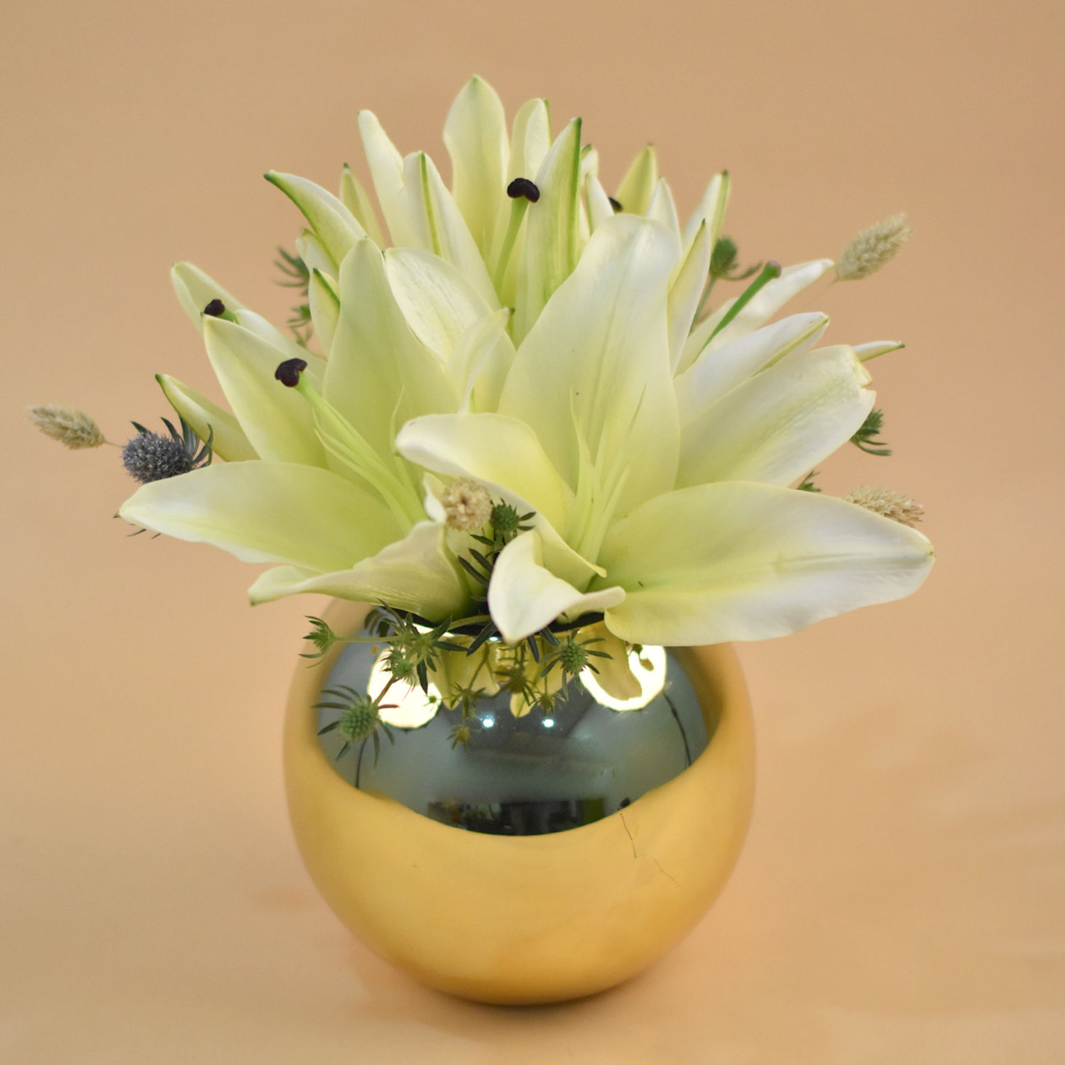 Online Classy Yellow Lily Fish Bowl Vase Gift Delivery in Singapore - FNP