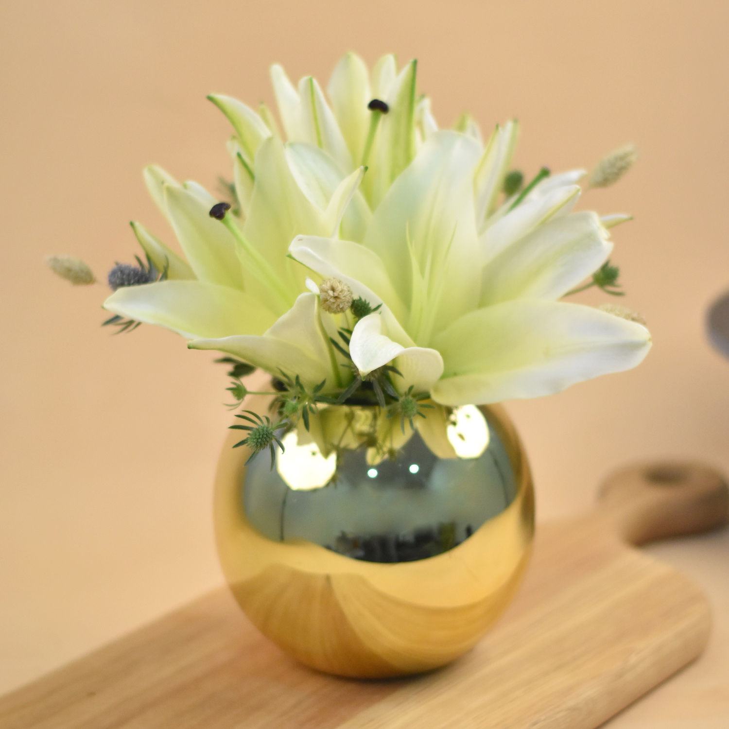 Online Classy Yellow Lily Fish Bowl Vase Gift Delivery in Singapore - FNP