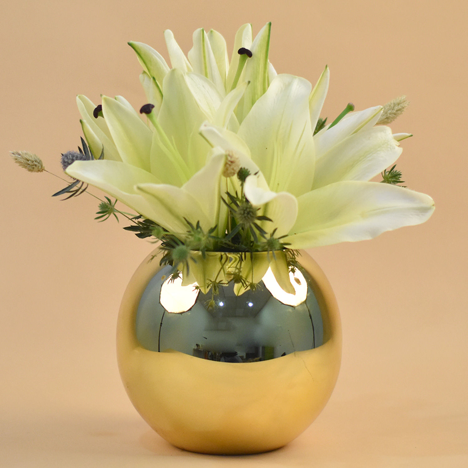 Online Classy Yellow Lily Fish Bowl Vase Gift Delivery in Singapore - FNP