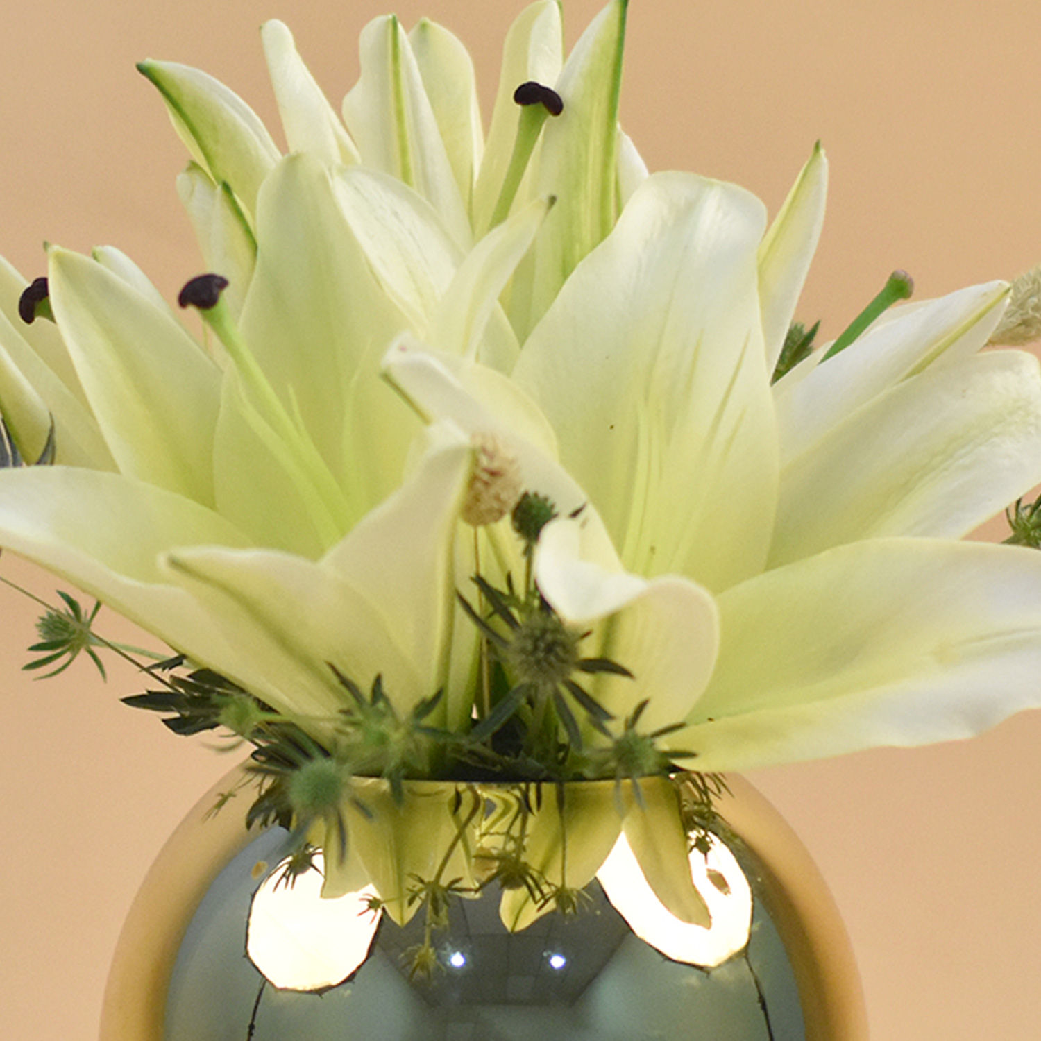 Online Classy Yellow Lily Fish Bowl Vase Gift Delivery in Singapore - FNP