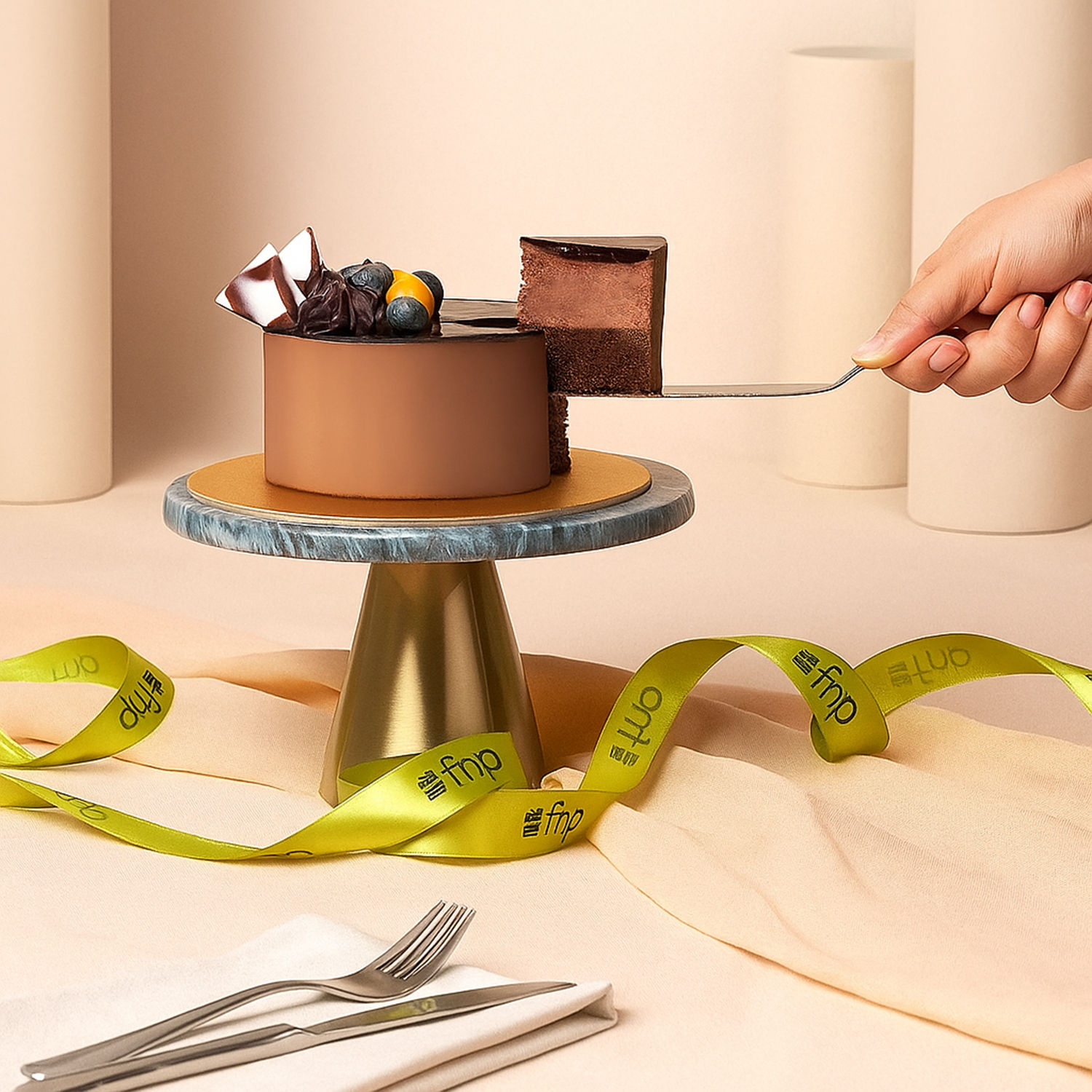 Online Tempting Chocolate Cake Gift Delivery in Singapore - FNP